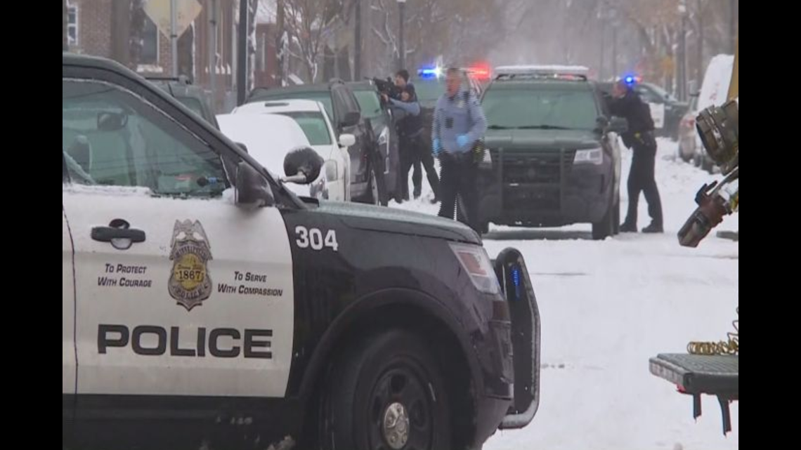 2 children dead, SWAT team surrounds South Minneapolis home | weareiowa.com