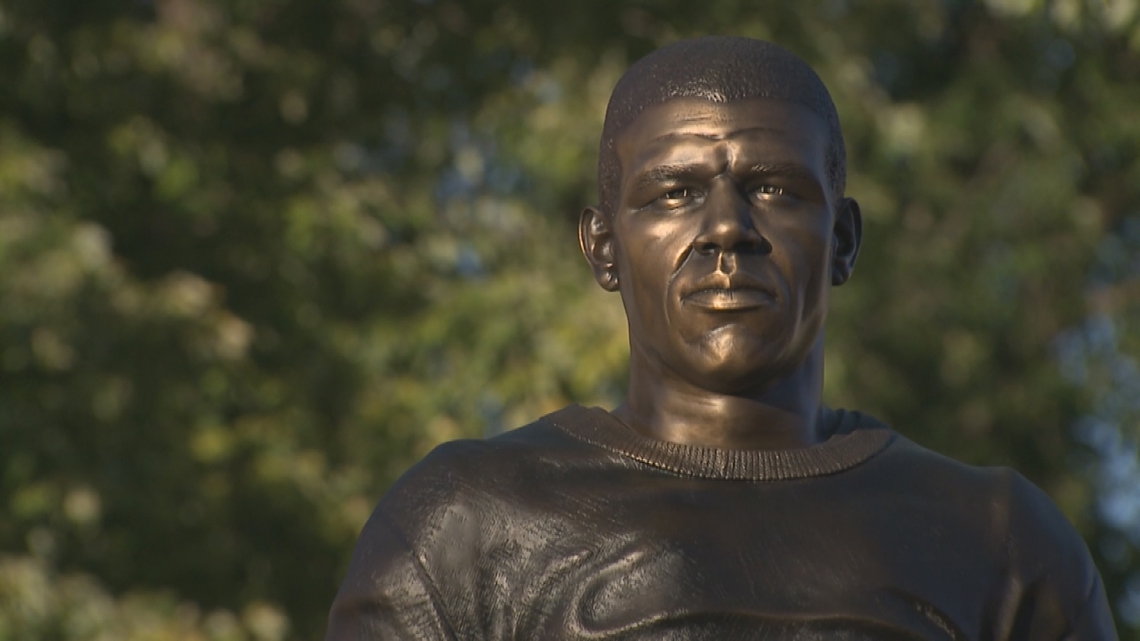 Statue of trailblazing Hawkeye Duke Slater unveiled in Clinton ...