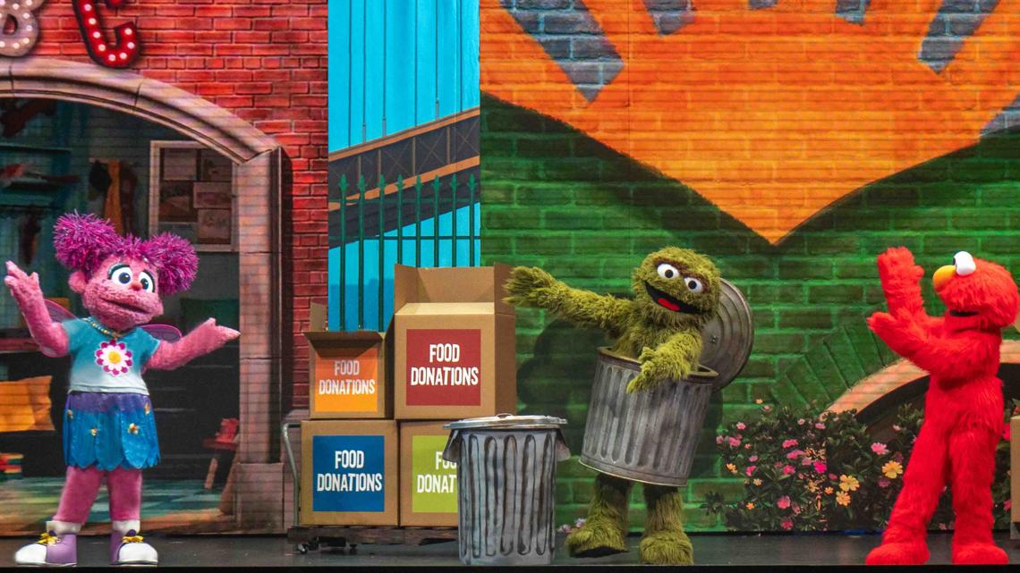 'Sesame Street Live! Say Hello' to debut in Iowa this week with Elmo ...