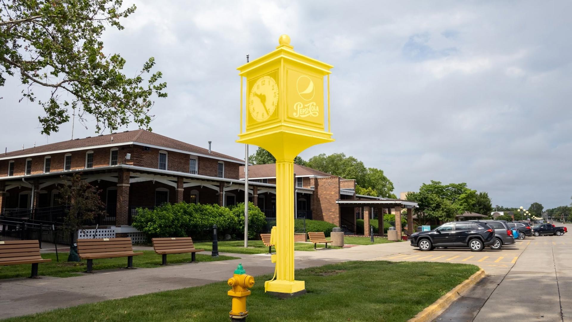 'Meet Me at the Pepsi Clock' sculpture to honor Iowa State Fair ...