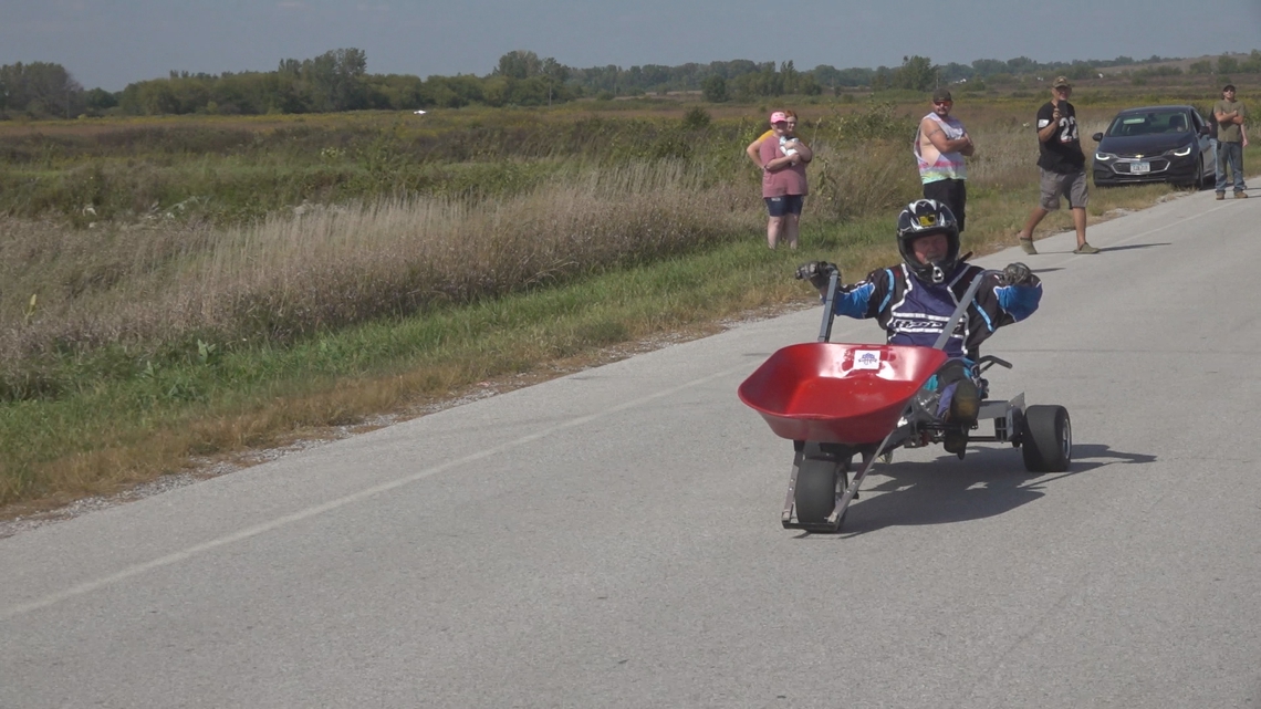 Iowa man breaks world record with wheelbarrow | weareiowa.com