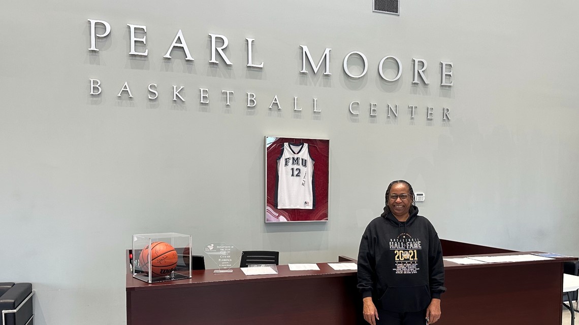 Pearl Moore holds women's basketball scoring record | weareiowa.com