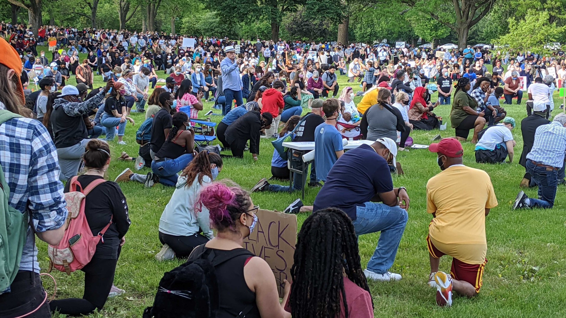 George Floyd protests across Des Moines simmer down | weareiowa.com