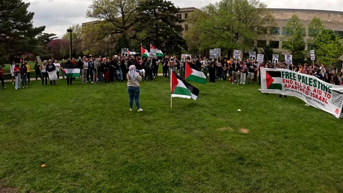 Gaza war protesters gather at Iowa State University | weareiowa.com