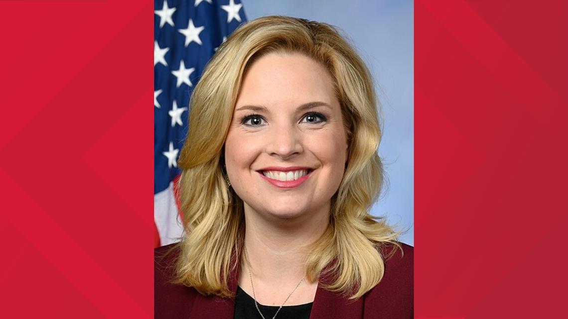 Hinson pledges 'full Grassley' in first stop since announcing run for ...