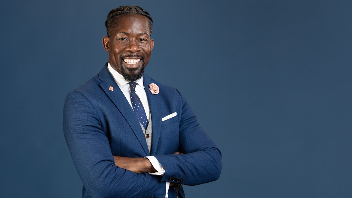 Did Ian Roberts receive a doctorate? Demystifying Roberts' resume ...