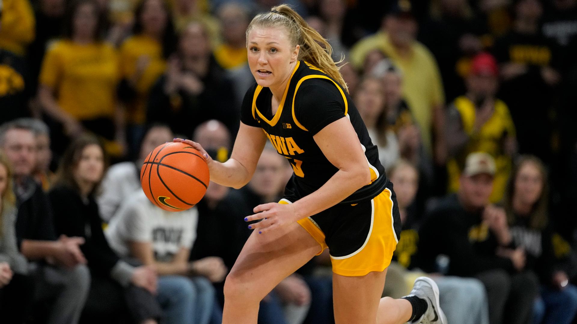 Sydney Affolter's double-double leads Hawks over Wolverines | weareiowa.com