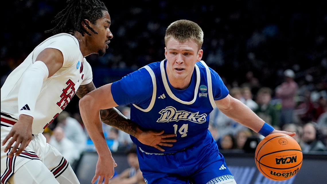 Ben McCollum introduced as Hawkeye head coach, Bennett Stirtz ...