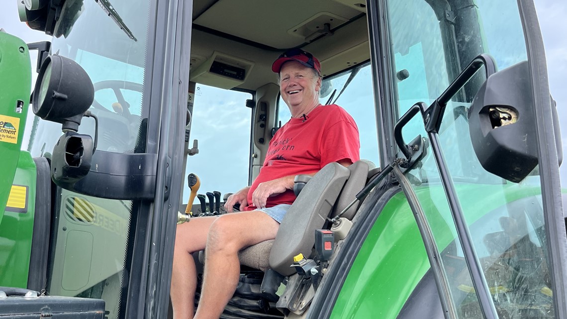 Iowan couple's sweet corn stand helps fund daughters' colleges ...