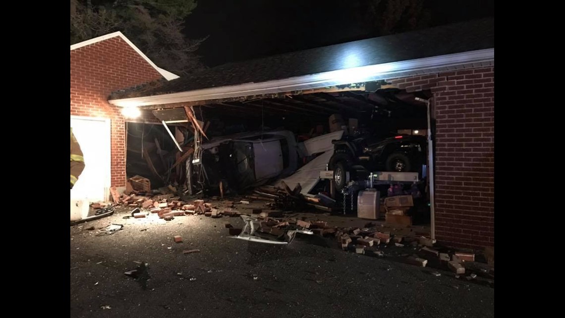 Car crashes into garage in Lancaster | fox43.com
