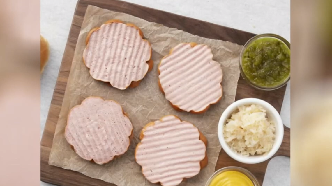 New Jersey meat delivery company creates 'round hot dogs' | fox43.com