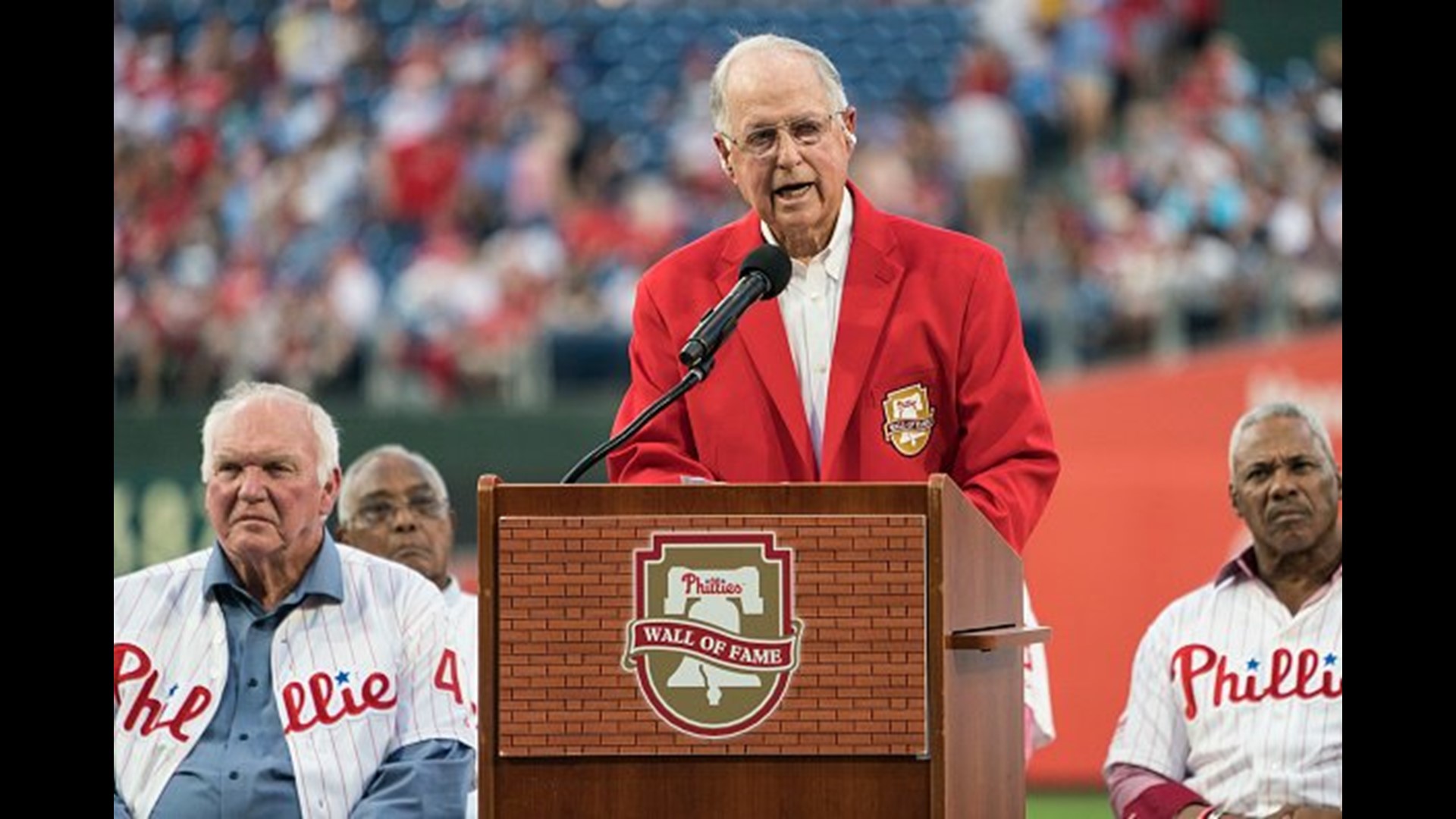 Phillies induct Roy Halladay, Pat Gillick to Wall-of-Fame, celebrate ...