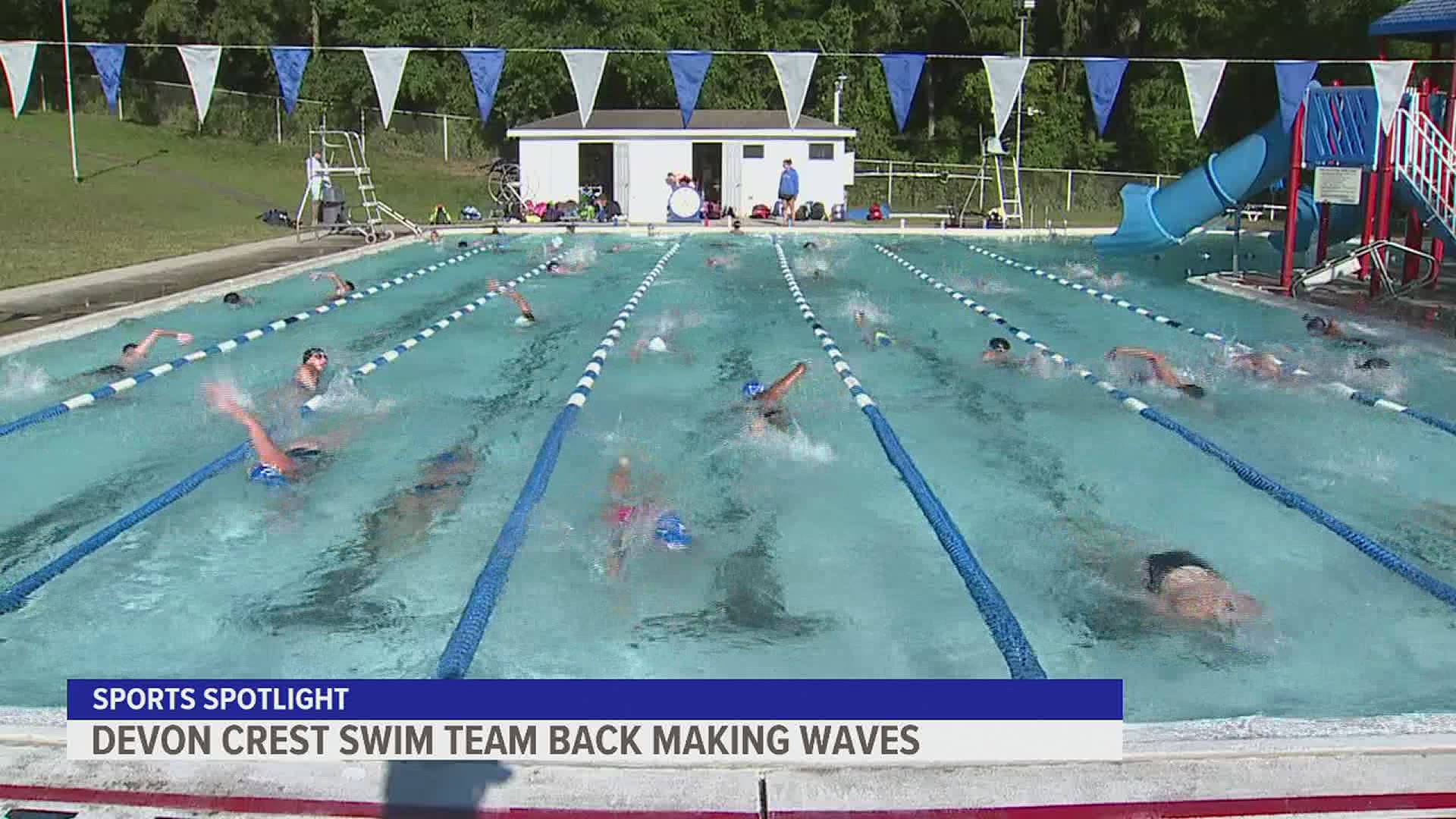 Devon Crest Swim Team back making waves | fox43.com