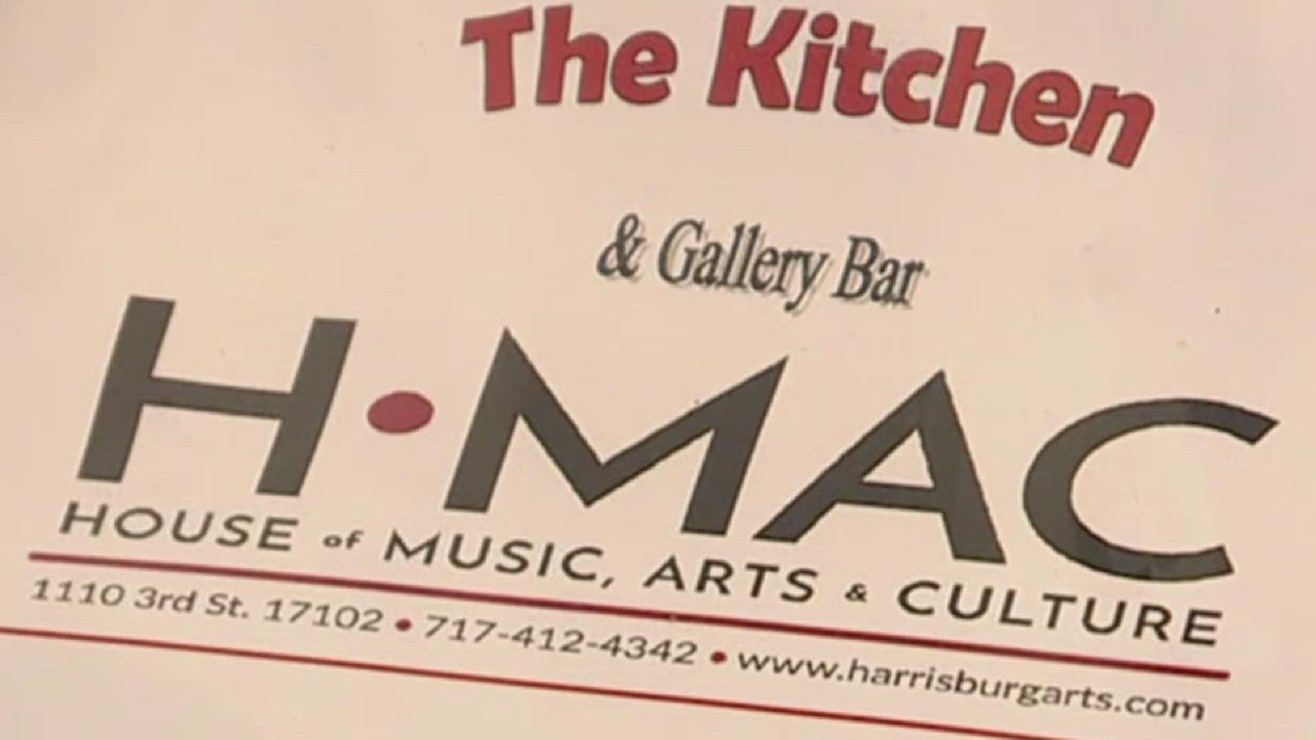 Child crawls under perimeter fence of wolf enclosure at ZooAmerica ...