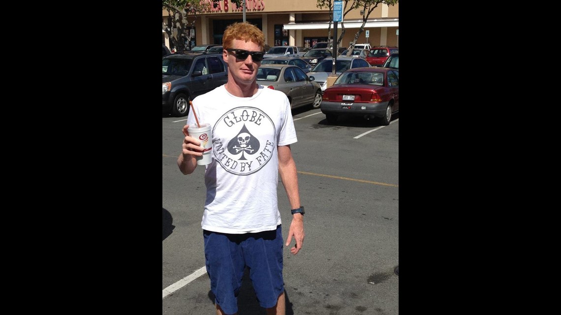 Experienced Surfer missing after wiping out on 20-foot North Shore wave ...