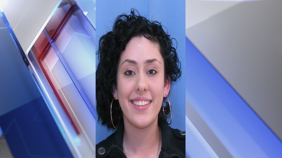 Manheim Township police searching for theft, forgery suspect | fox43.com