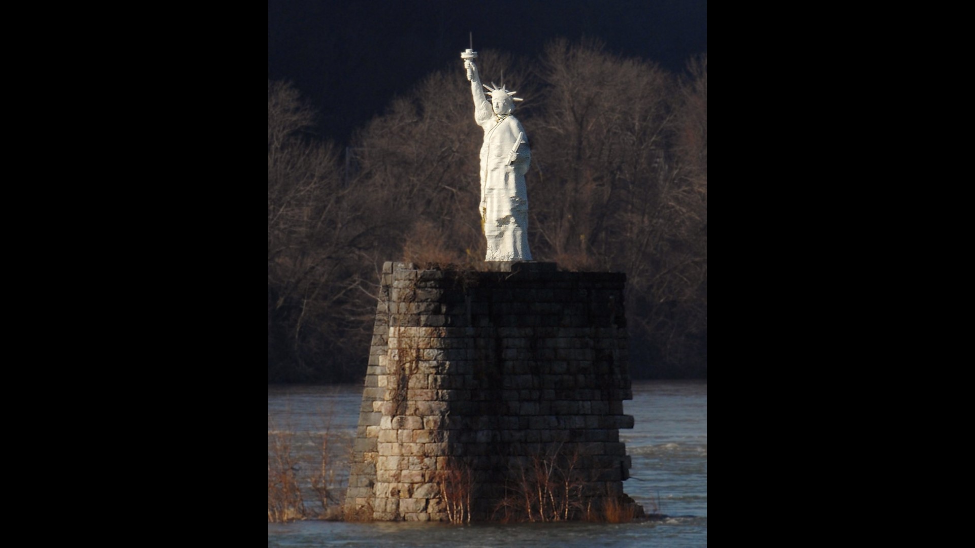 ‘Lady Liberty’ still standing strong, more than three decades in the ...