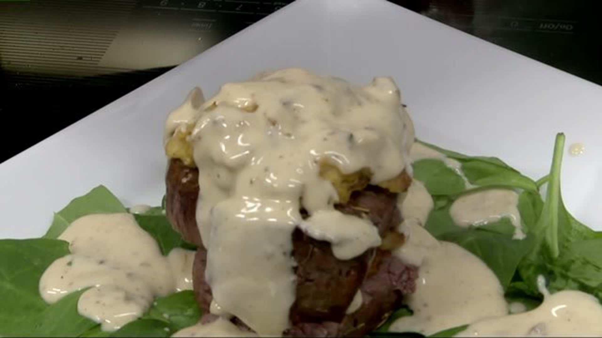 Flinchy’s whips up signature crab tower | fox43.com