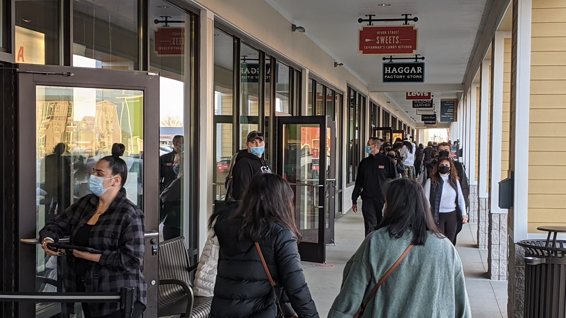 Tanger Outlets ready for last minute holiday shoppers | fox43.com