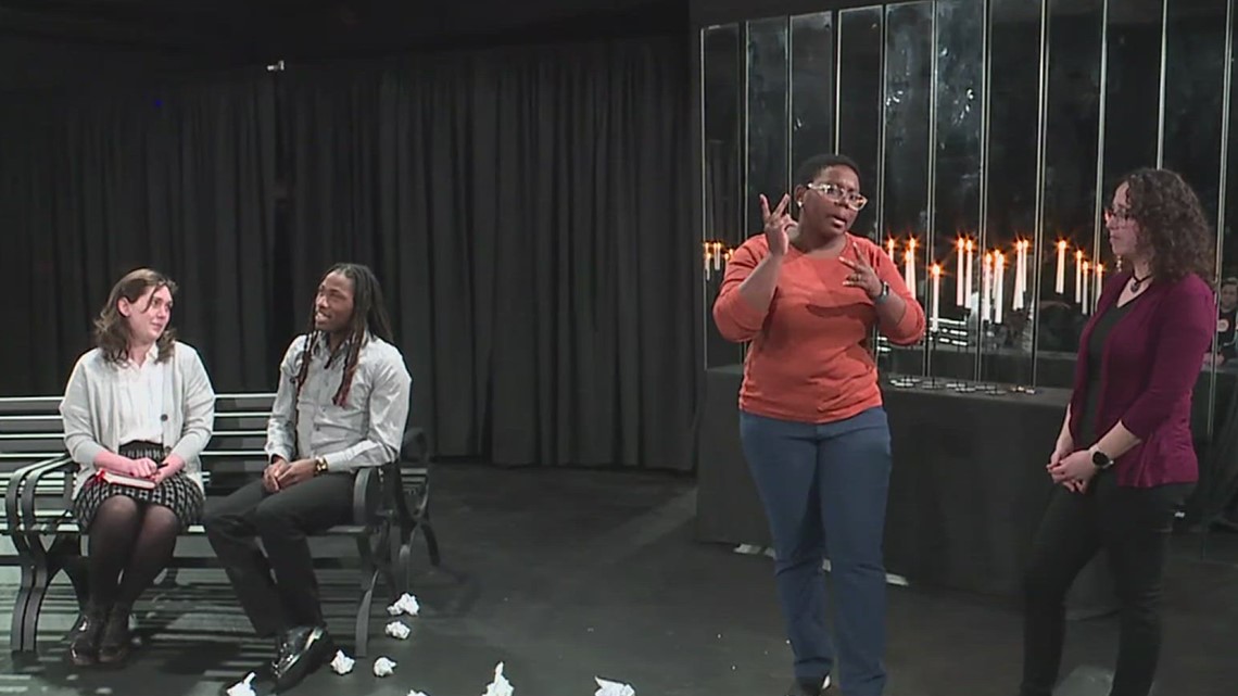 Open Stage introduces A.S.L interpreters | wnep.com