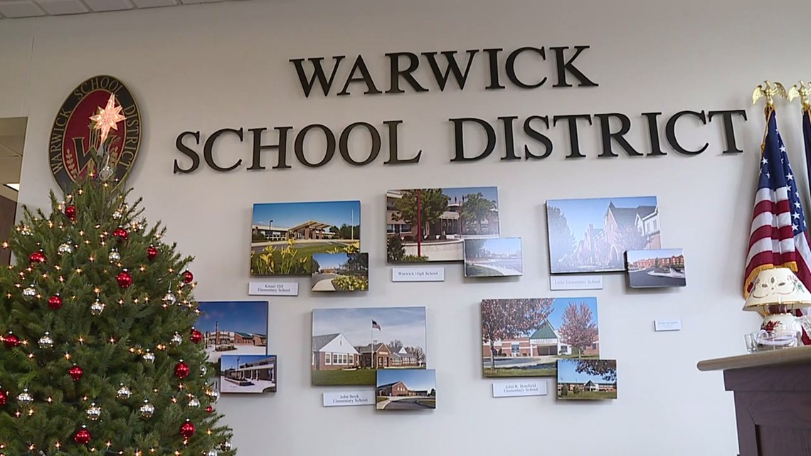 Warwick School District seeking facility dogs for campuses | fox43.com