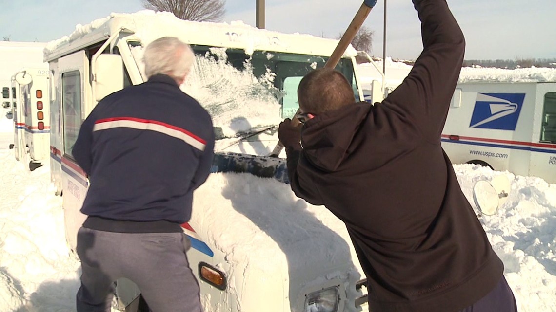 Postal workers try to deliver mail after snowstorm | fox43.com
