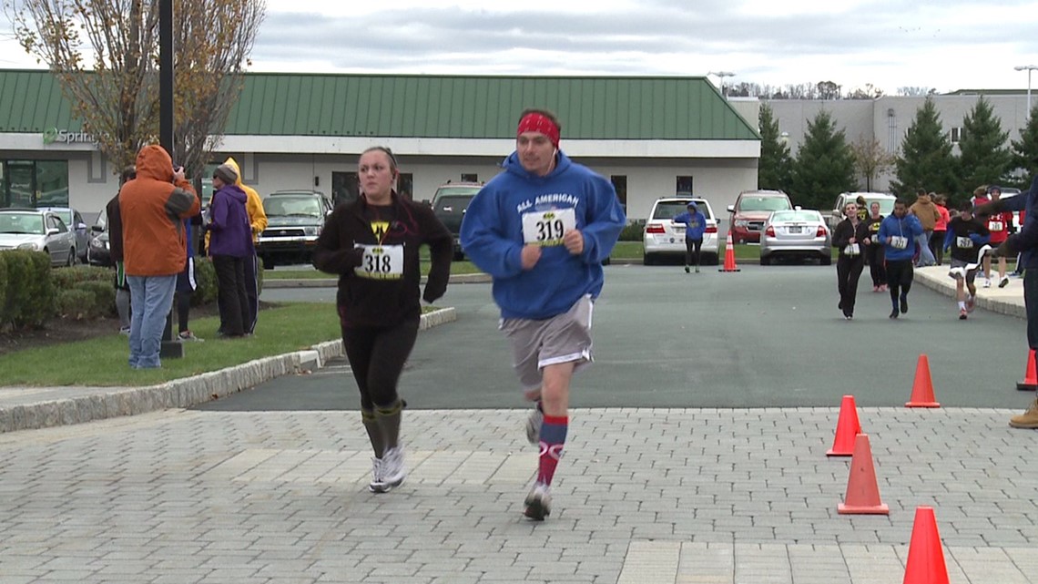 5K Hero Run benefits soldiers and local police | fox43.com