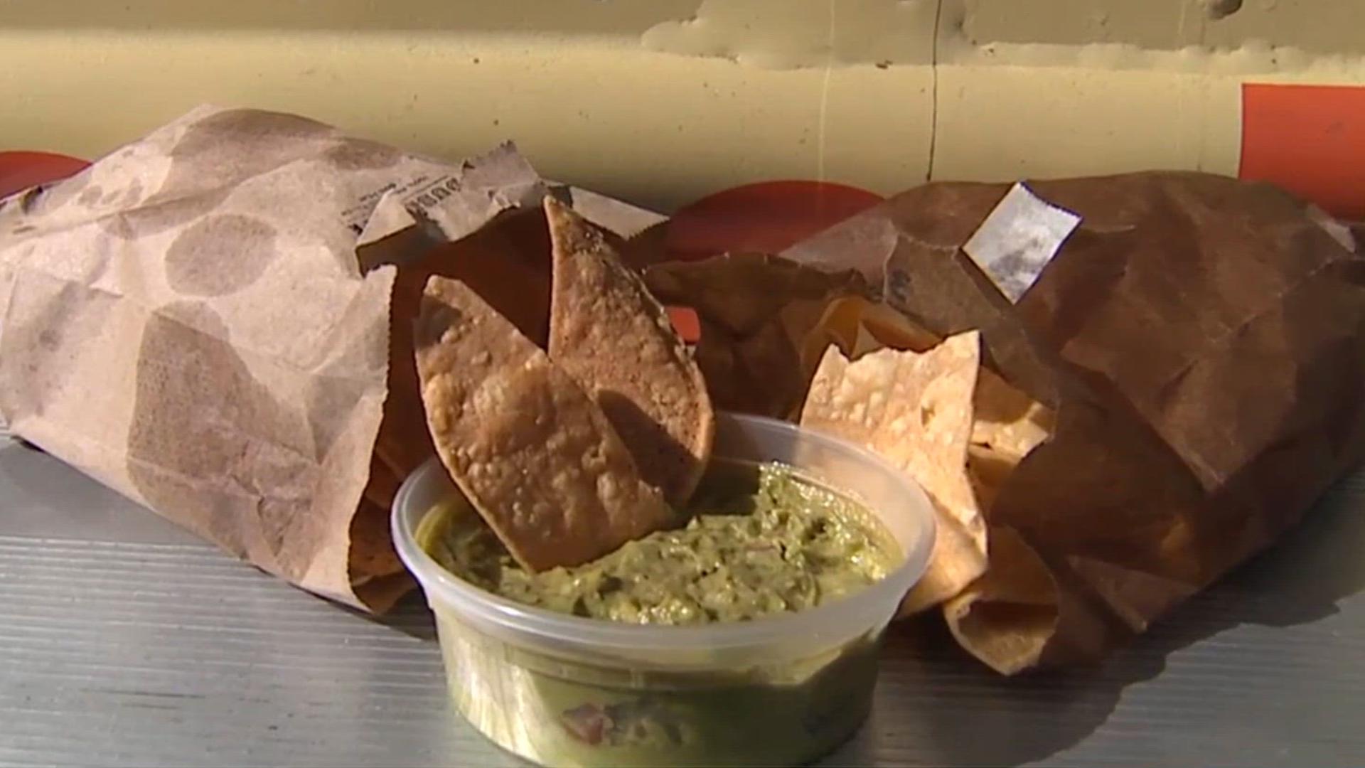 Chellas Arepa Kitchen brings their food truck to the FOX43 studio ...