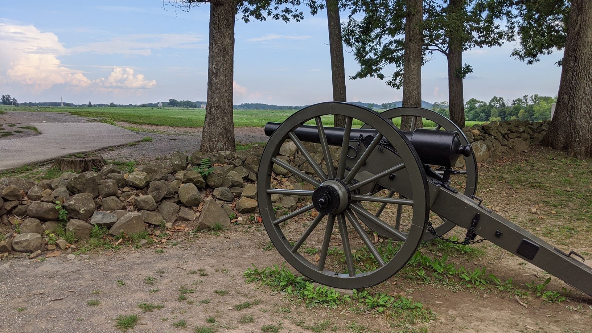 Re-enactor charged with leaving pipe bomb at battlefield site | fox43.com