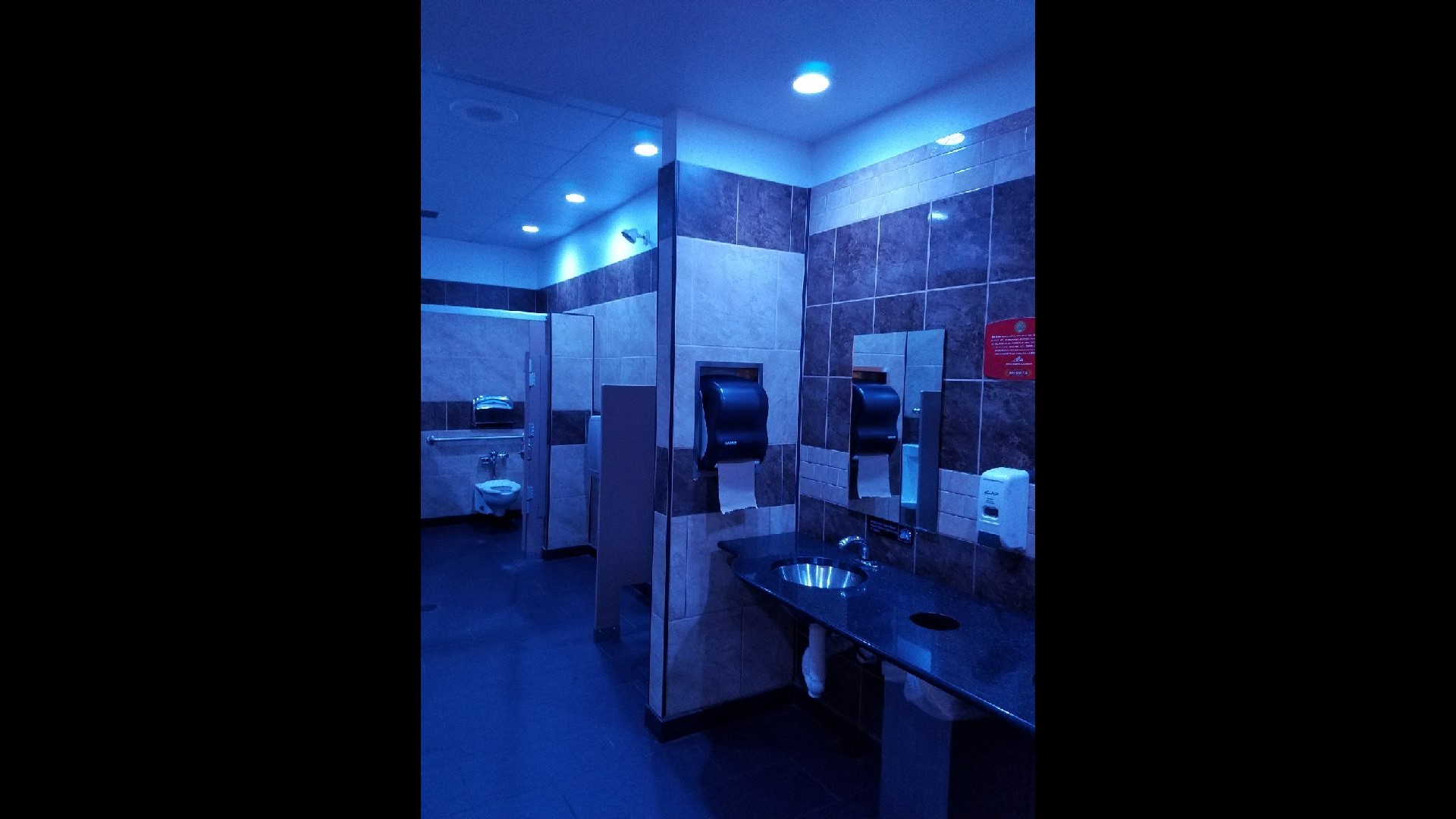 Westmoreland County Sheetz store tests blue lights to deter heroin ...