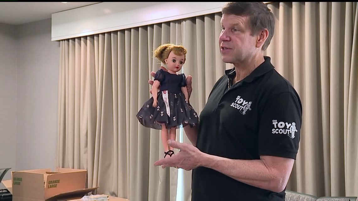 Pawn Stars expert hunts for treasures in Lancaster County | fox43.com