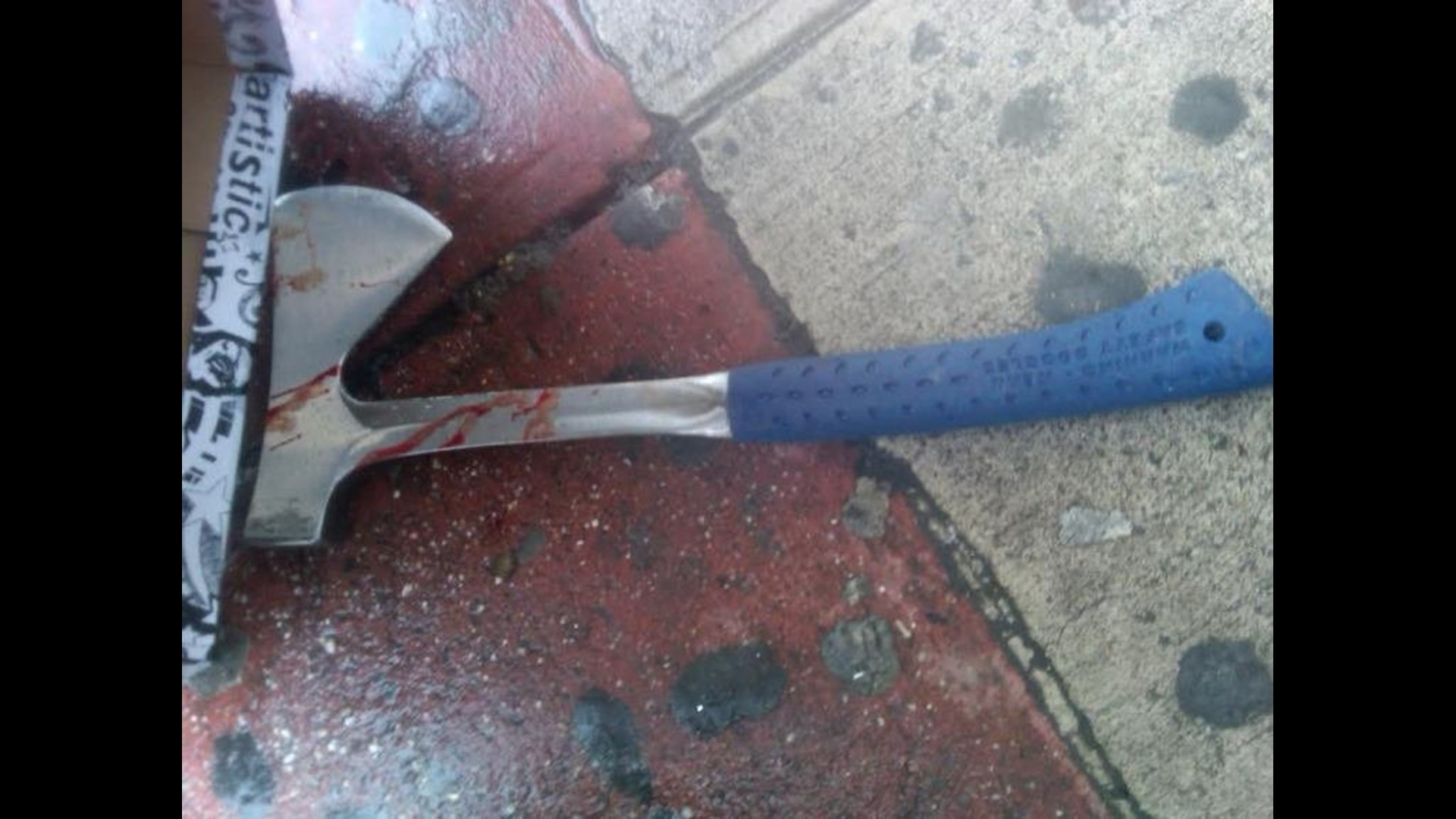 Man attacks New York police officers with a hatchet | fox43.com