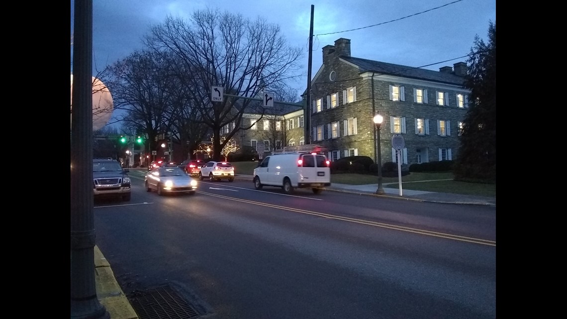 Fire and ice takes over downtown Lititz | fox43.com