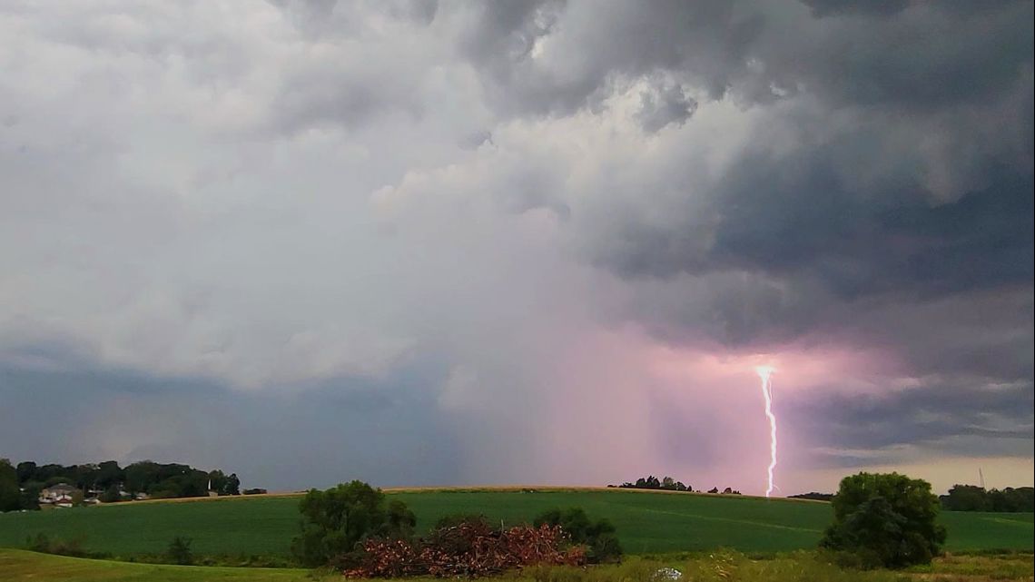 September storms bring plenty of 'striking' lightning photos | fox43.com
