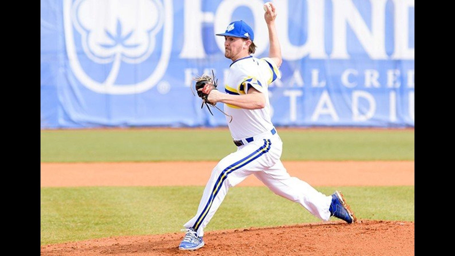 York re-signs shortstop Ryan Dent, adds pitcher Jameson McGrane | fox43.com