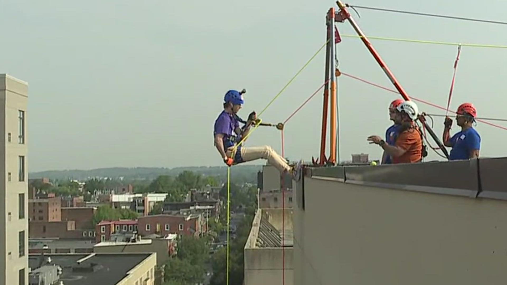Annual fundraiser lets people rappel 10 stories down | fox43.com