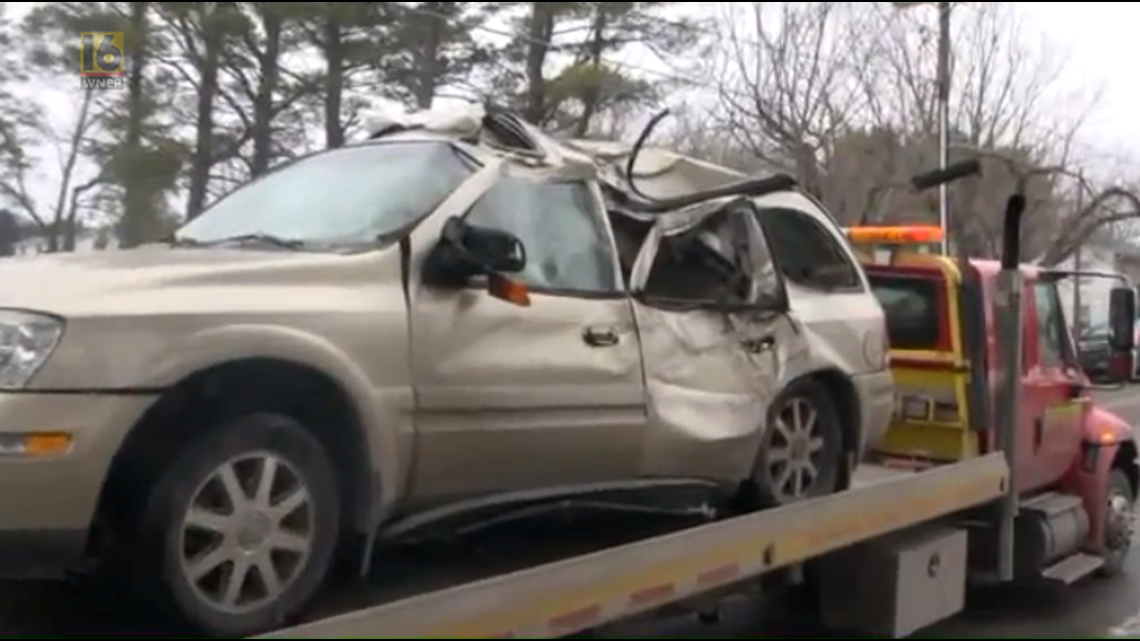 Toddler killed in car crash may not have been properly strapped in a ...