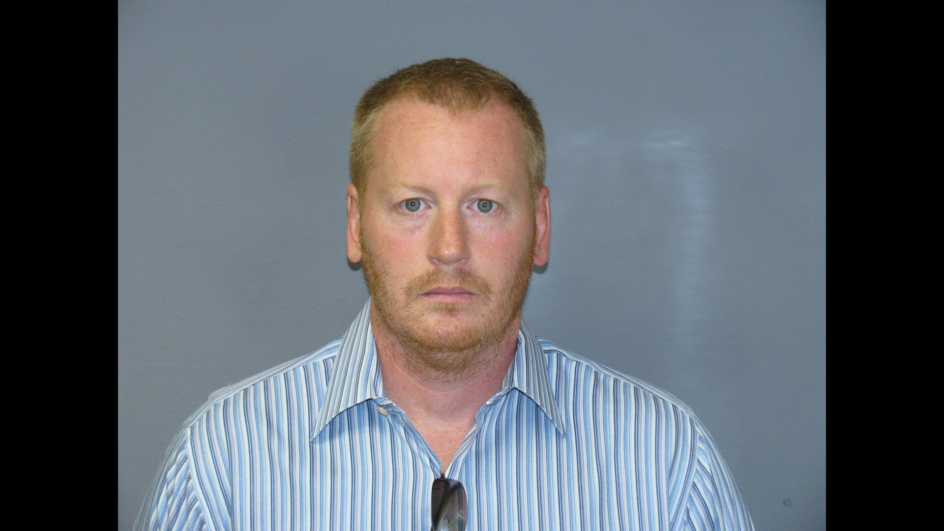 Gun dealer charged with theft in Lancaster County | fox43.com