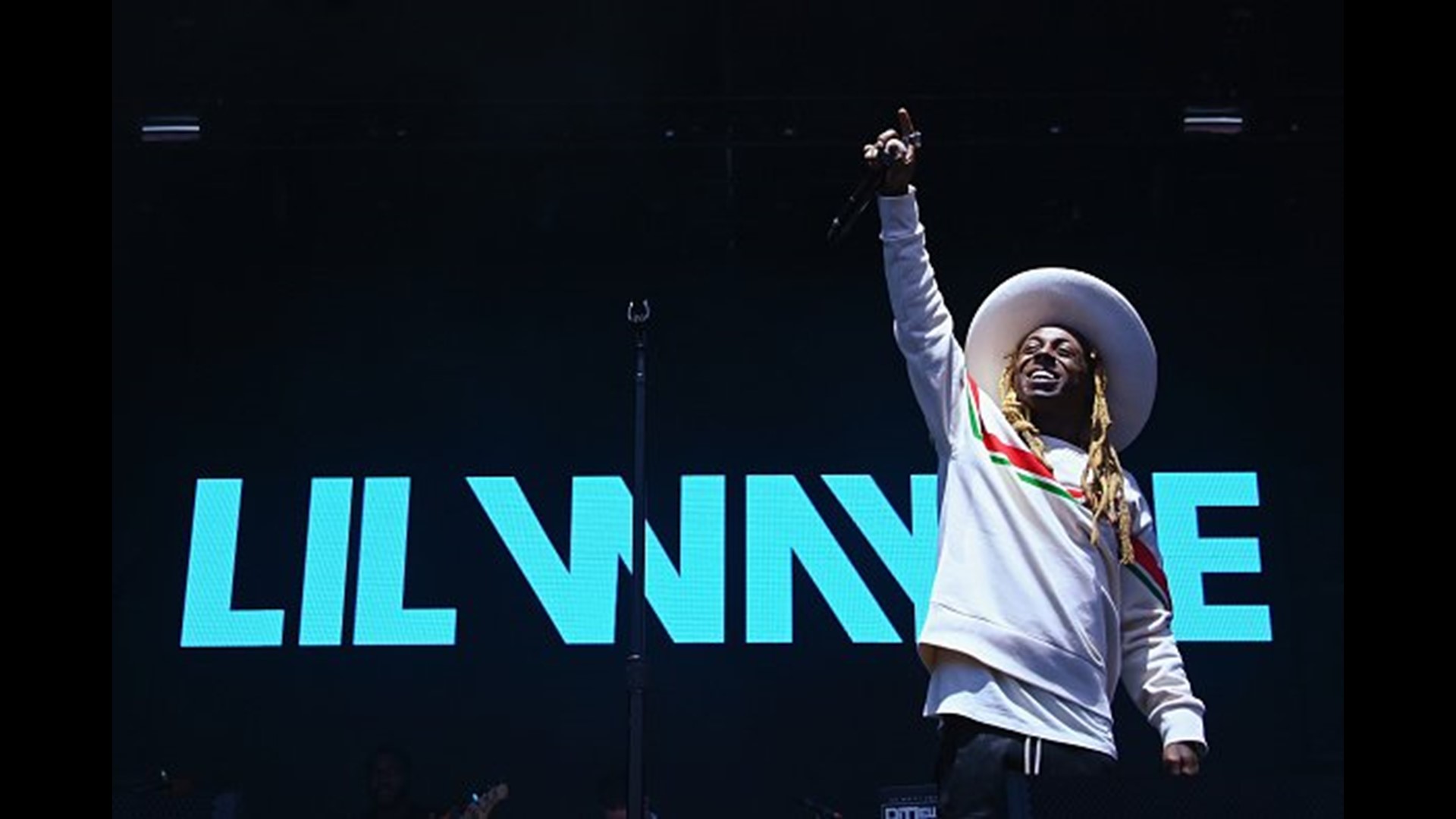 Rapper Lil Wayne’s private jet held up by federal agents in Miami ...