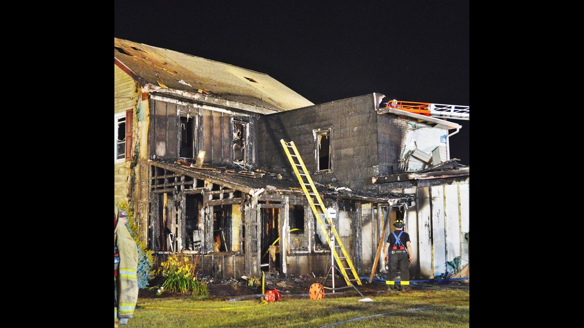 Firefighter hospitalized after Lebanon house fire | fox43.com