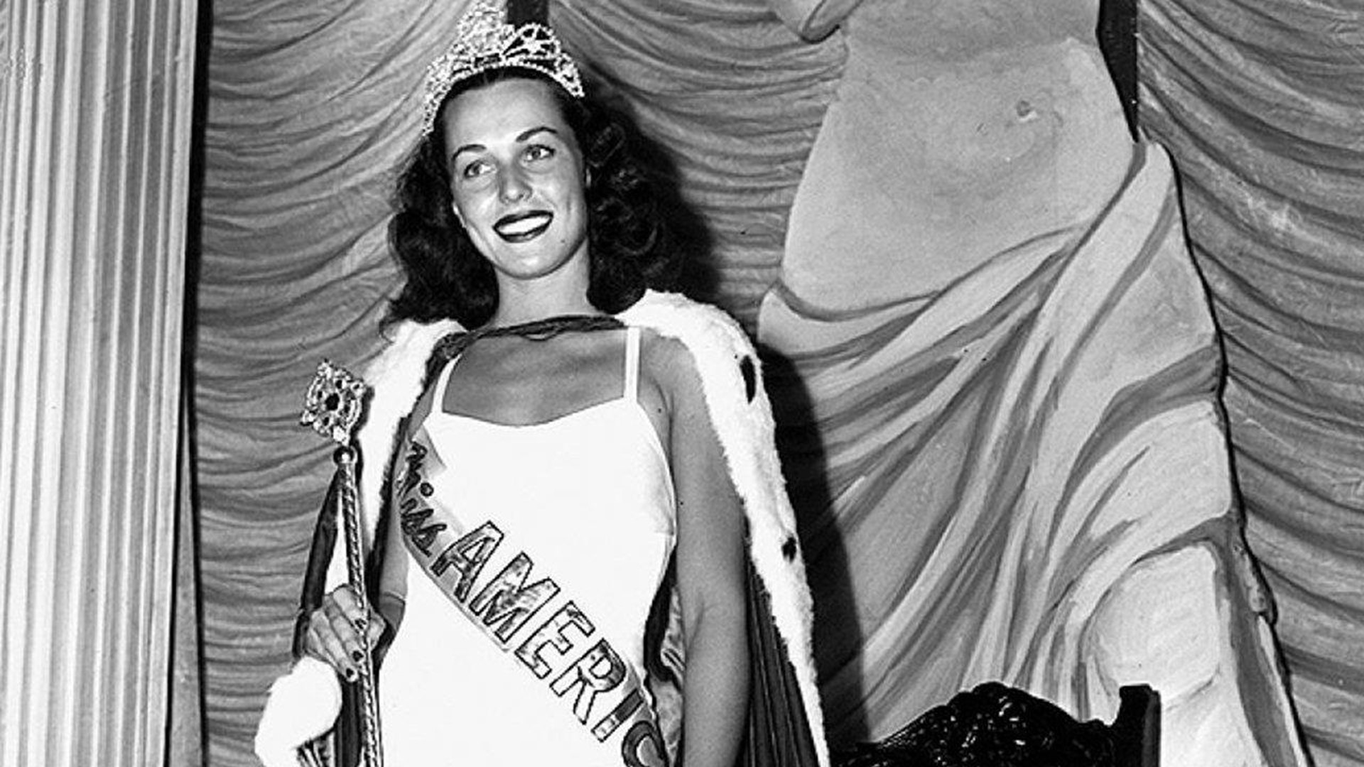 Miss America 1945, Bess Myerson, dies at 90 | fox43.com