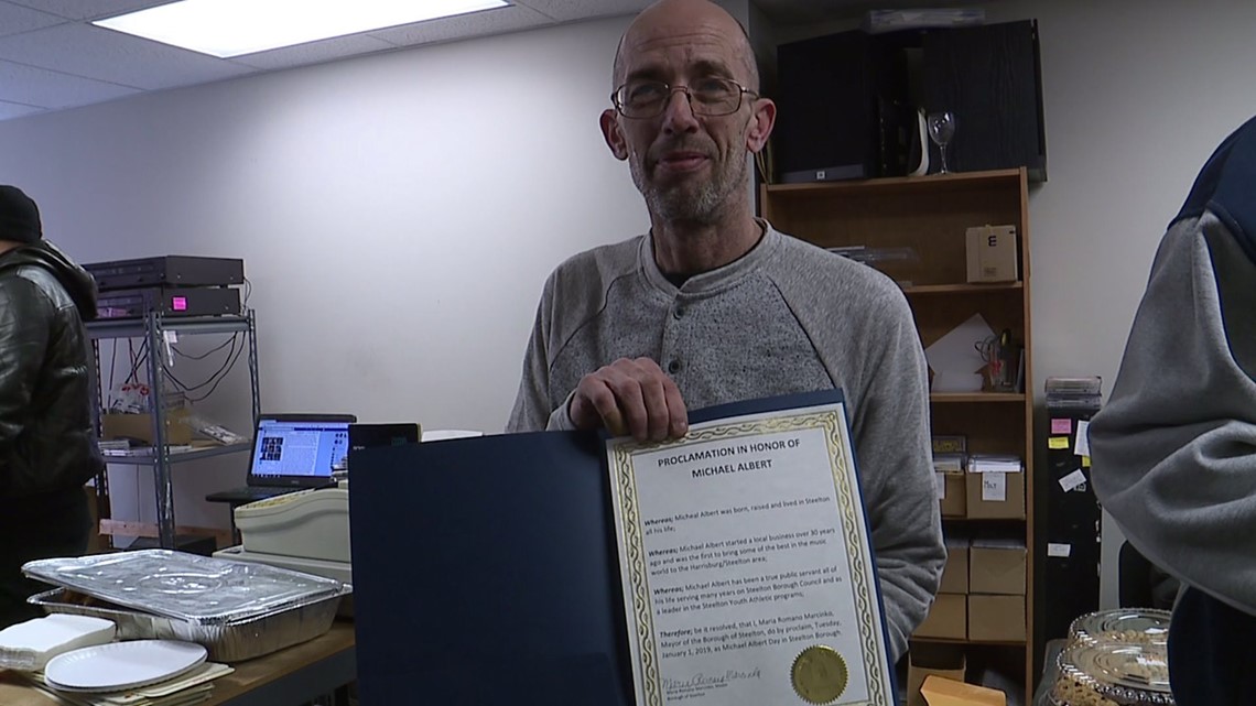 Mr. Mike’s record shop closes after 33 years of business | fox43.com
