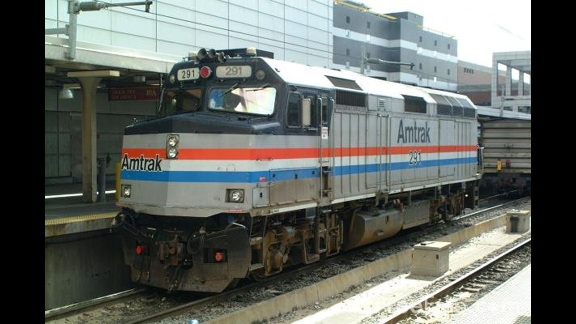 Amtrak: Long distance trains Federal responsibility | fox43.com