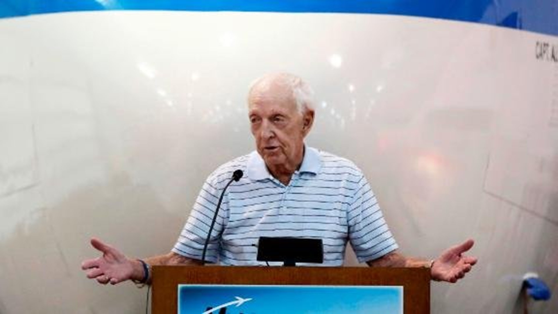 Former United Airlines pilot Al Haynes, who saved 184 lives during 1989 ...