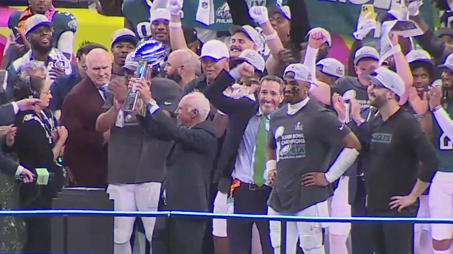 Eagles visit White House to celebrate Super Bowl win | fox43.com