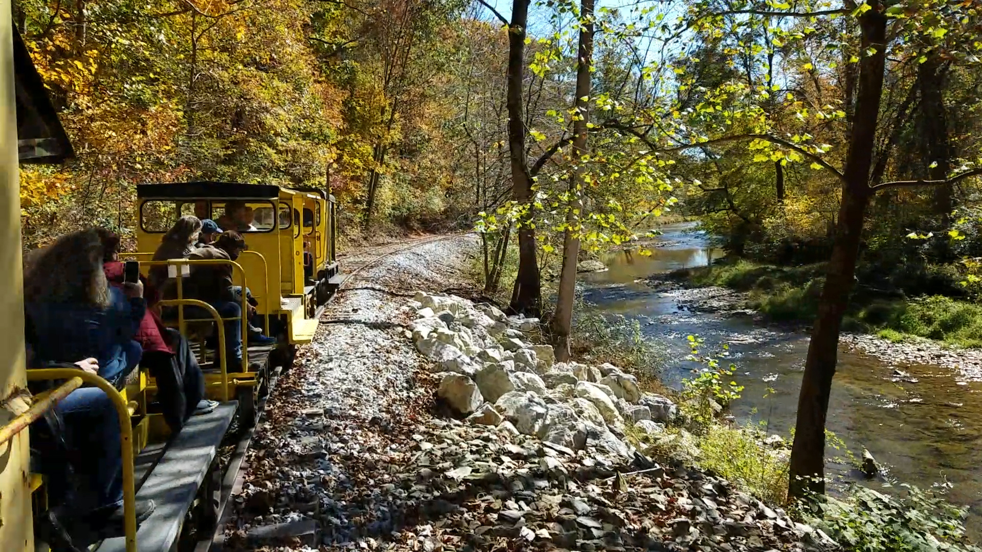 Ma and Pa Railroad fall tours: Where to see leaves in York | fox43.com