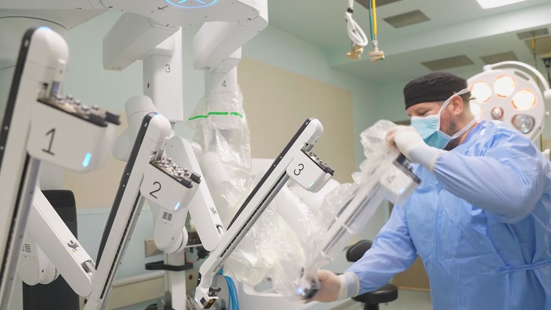Revolutionary robotic surgery enhances patient care at WellSpan York Hospital | fox43.com