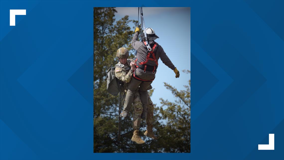 Helicopter rescues Army paratroopers stuck in trees during windy ...