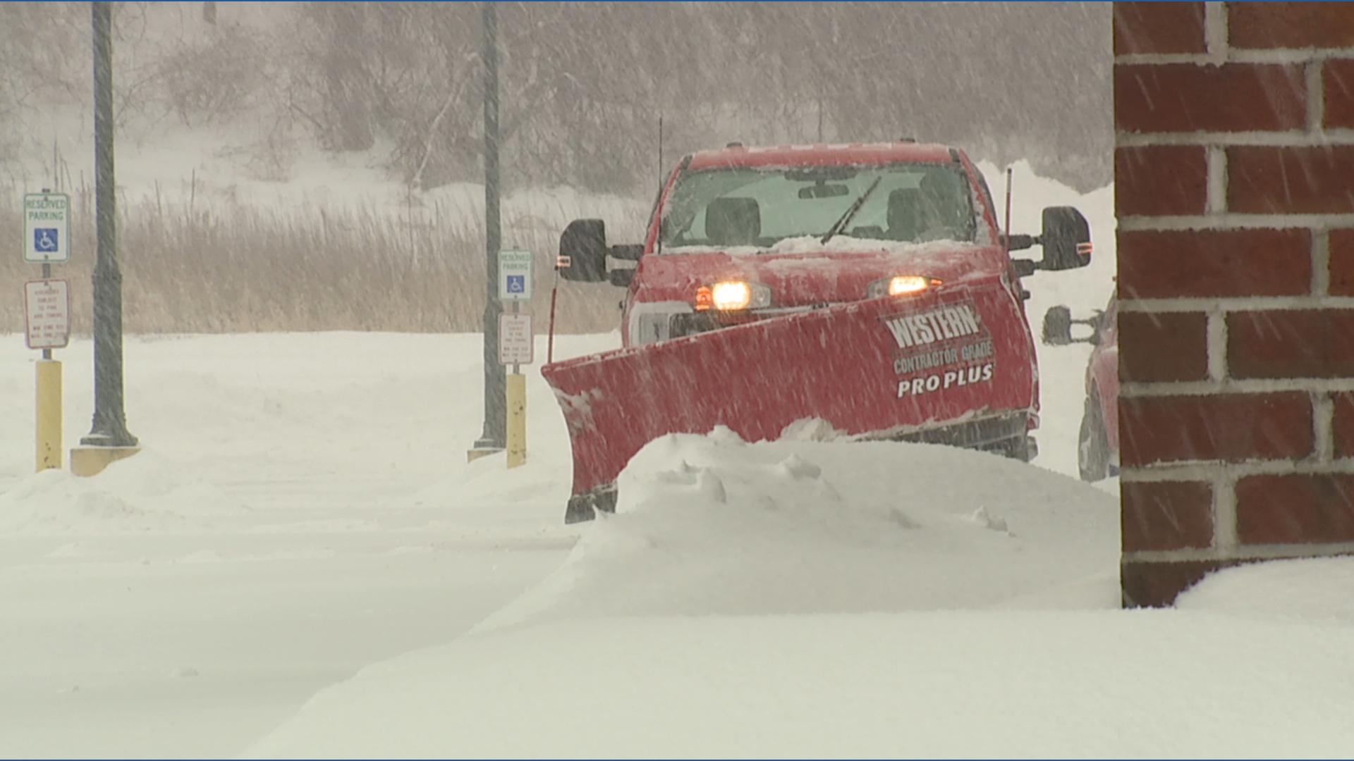 Snowstorm overwhelms plow crews across South Central Pa | fox43.com
