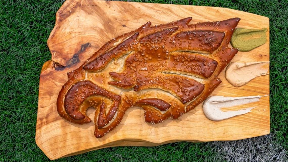 'Pretzel Jawn' gives Eagles fans a giant-sized snacking option | fox43.com